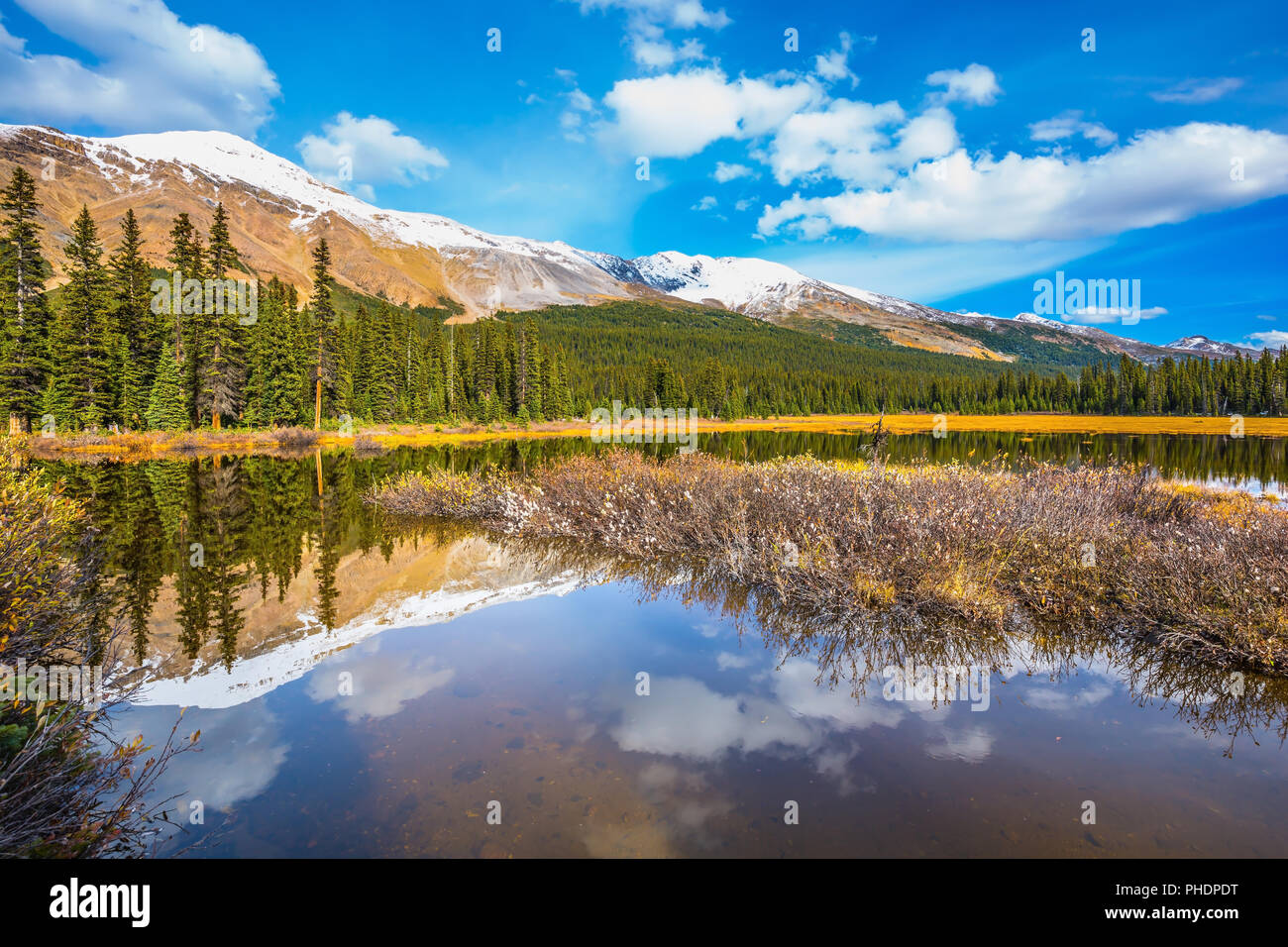 Water smooth hi-res stock photography and images - Alamy