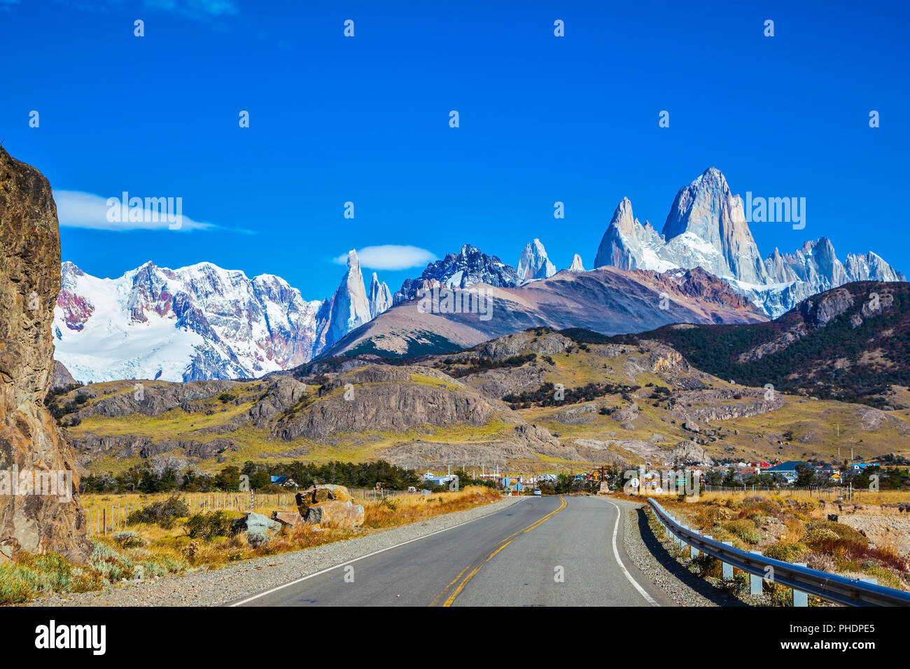 The road to majestic Mount Fitz Roy Stock Photo - Alamy