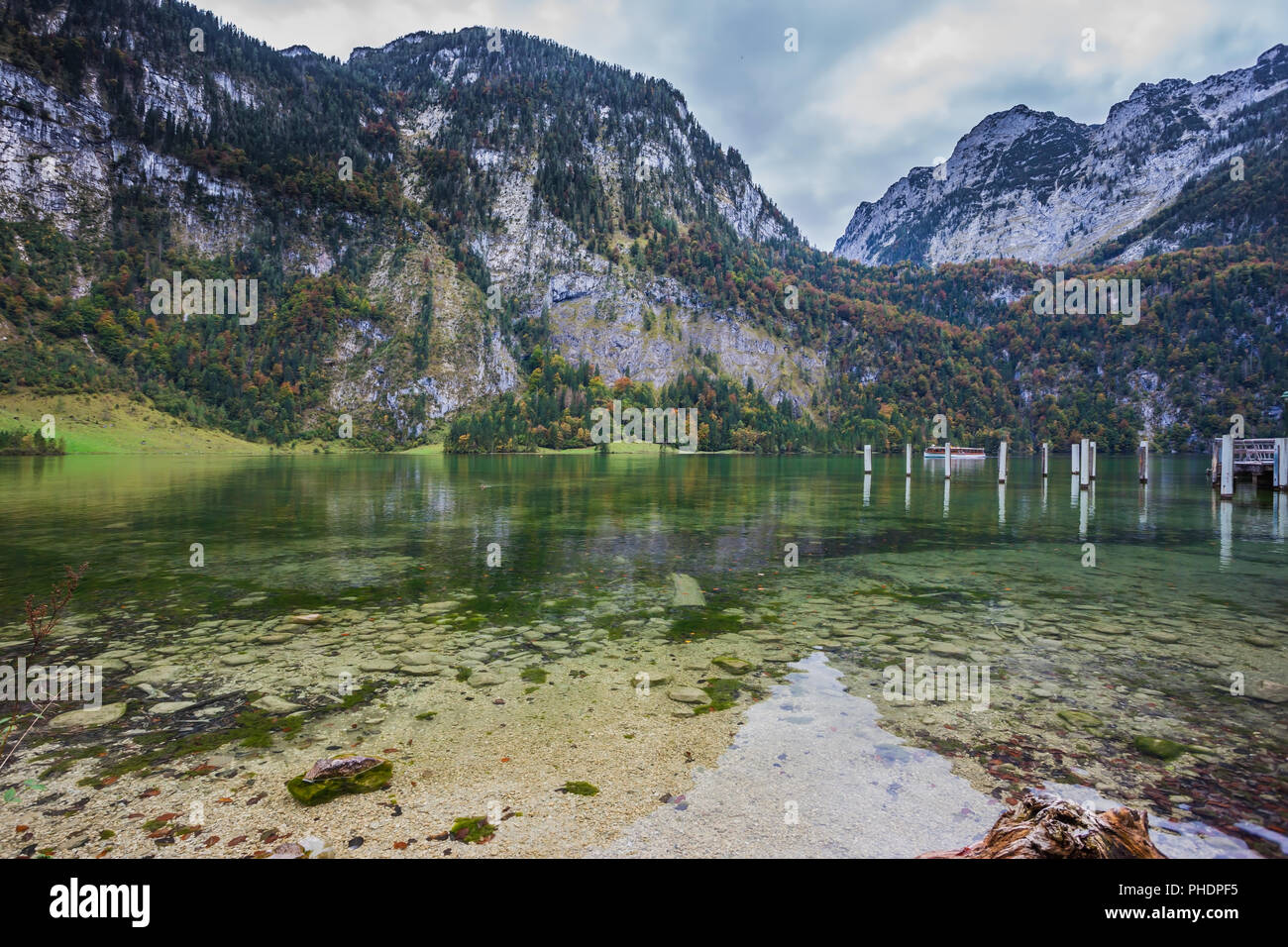 Tourist ship arrival pier hi-res stock photography and images - Alamy