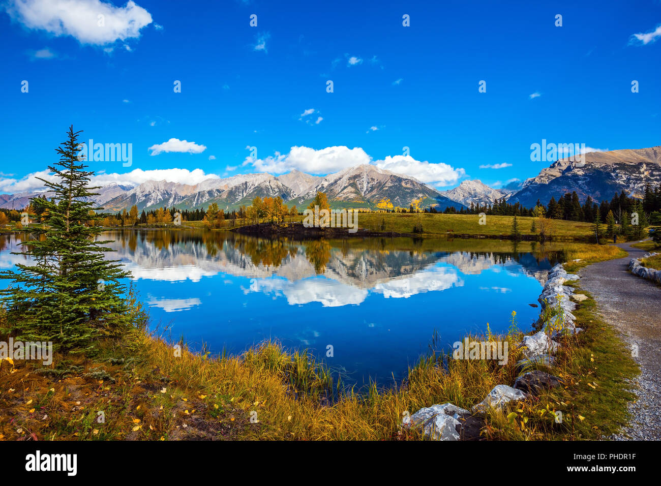 Path around hi-res stock photography and images - Alamy