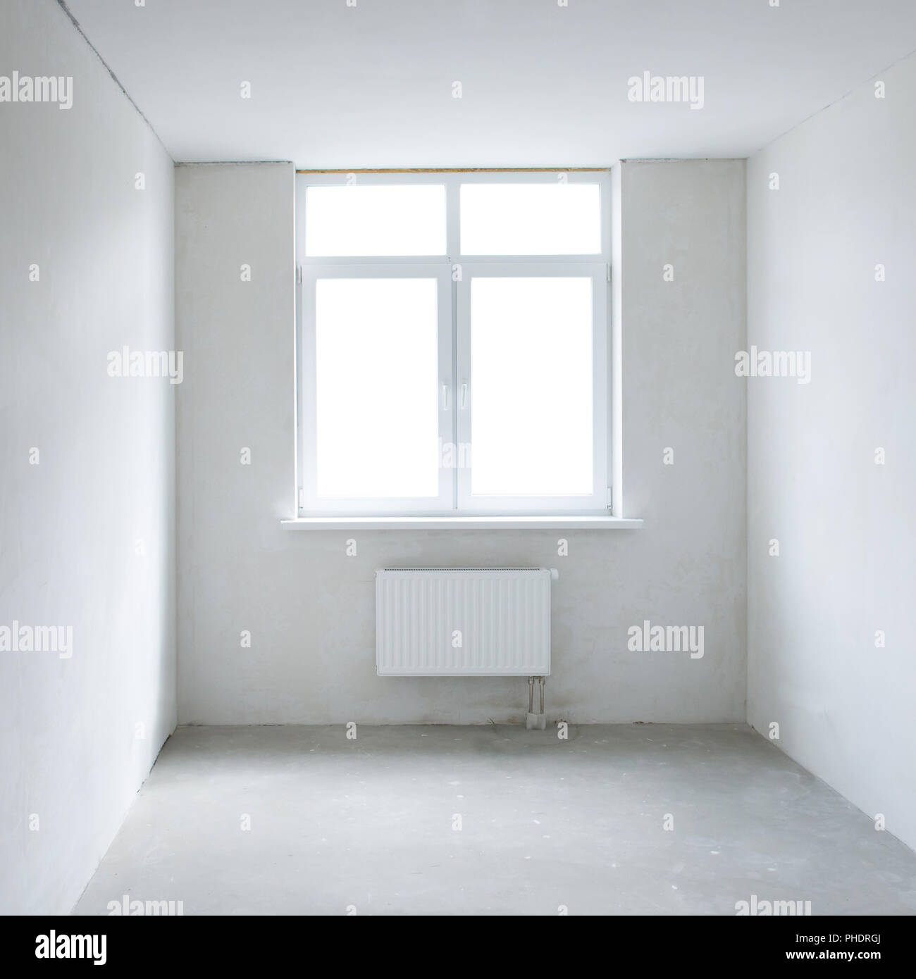 Empty square room hi-res stock photography and images - Alamy