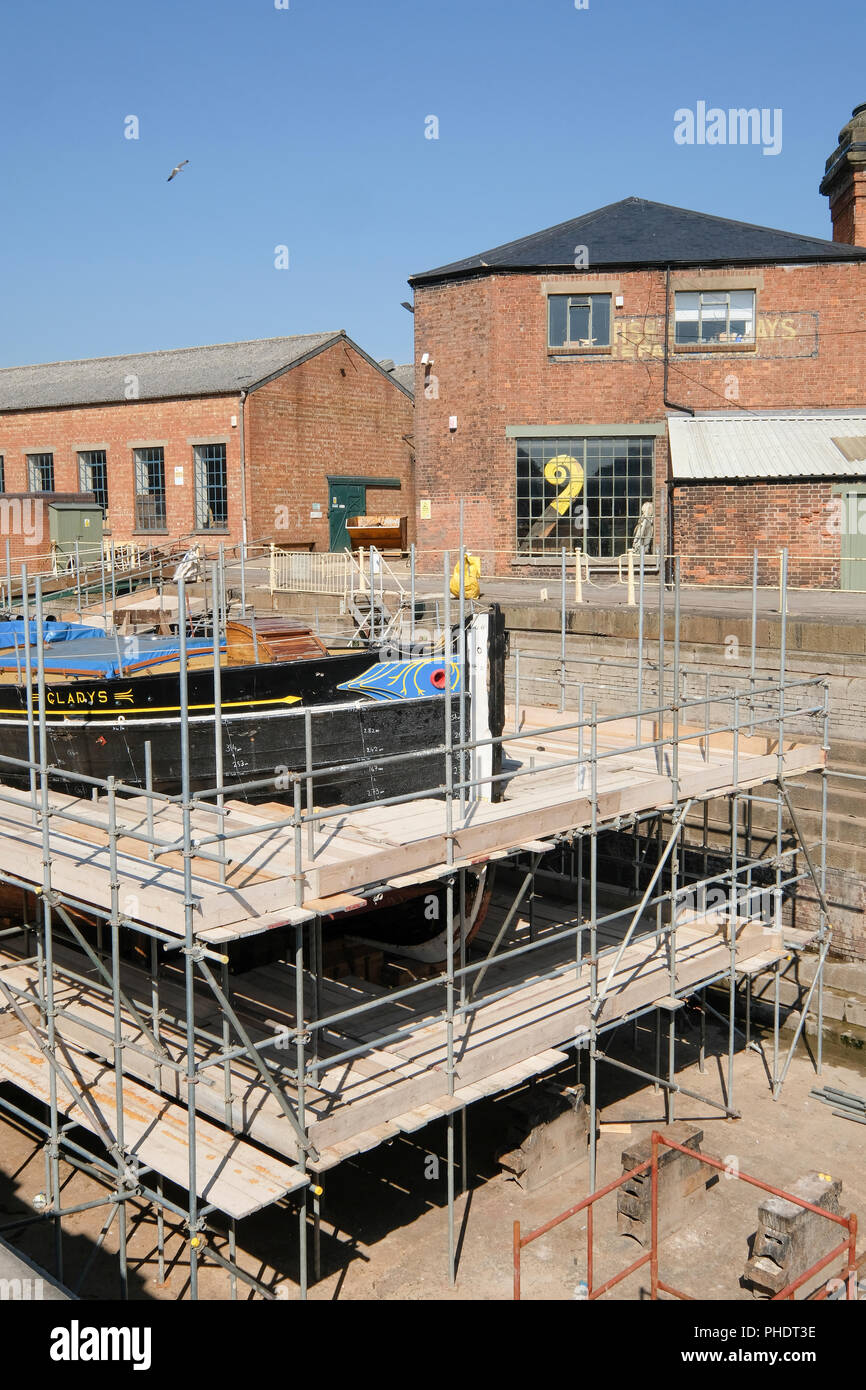 Thames spritsail barge Gladys in dry doack at Gloucester for ...