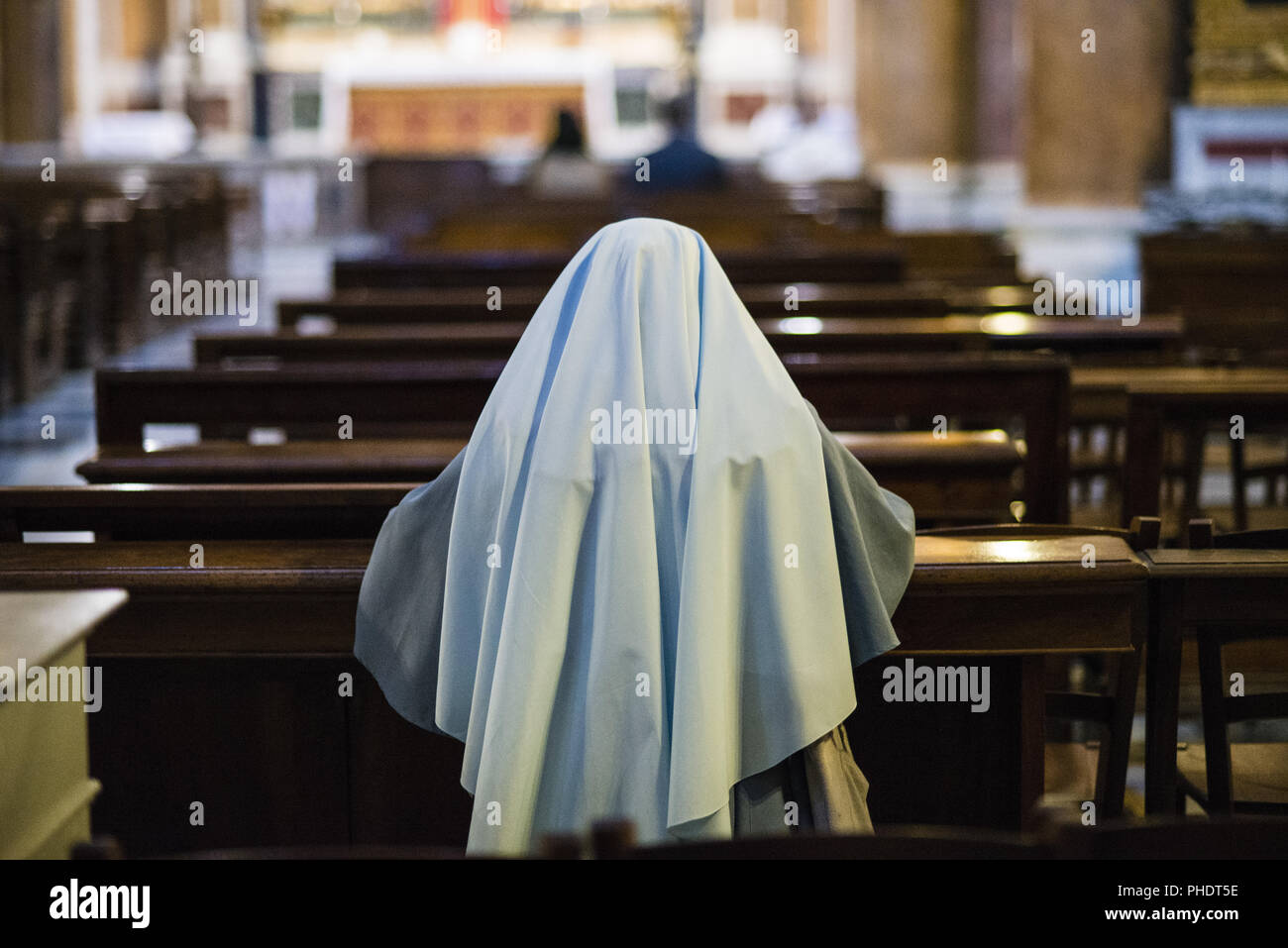 Church, Rome, nun pray in church Stock Photo - Alamy