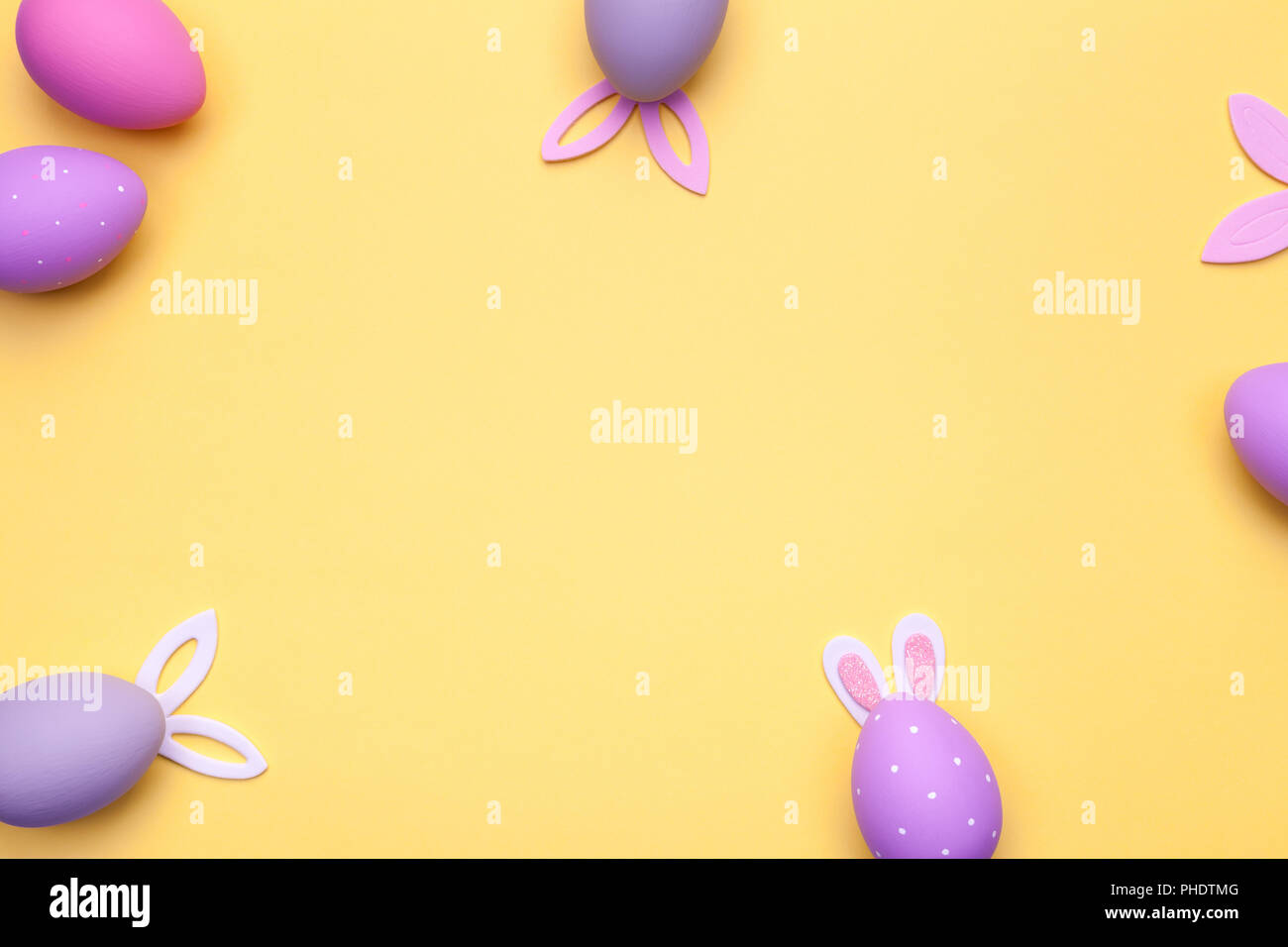 Purple easter bunny hi-res stock photography and images - Alamy