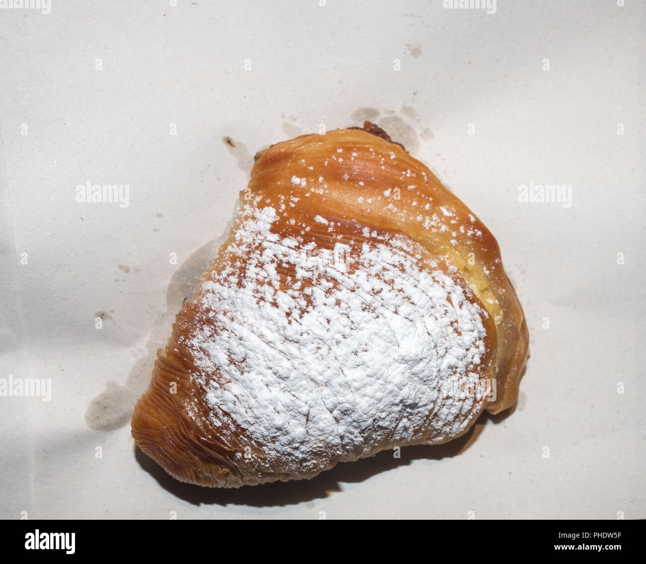 Sfogliatelle typical neapolitan cake hi-res stock photography and ...