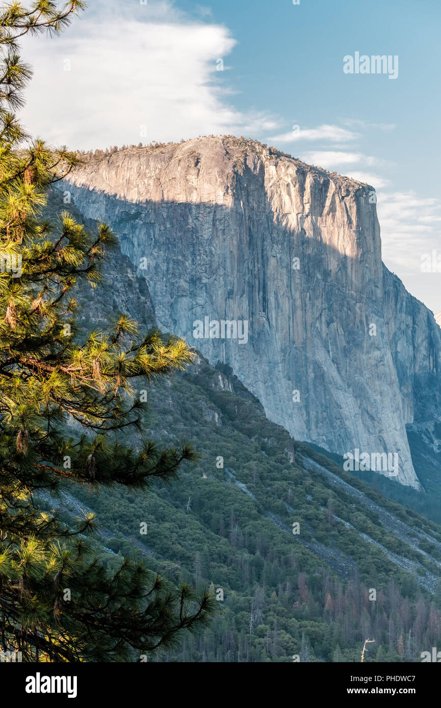 El Capitan rock formation close-up in Yosemite Stock Photo - Alamy