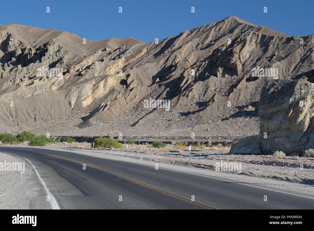 Highway in Death Valley National Park, California Stock Photo - Alamy