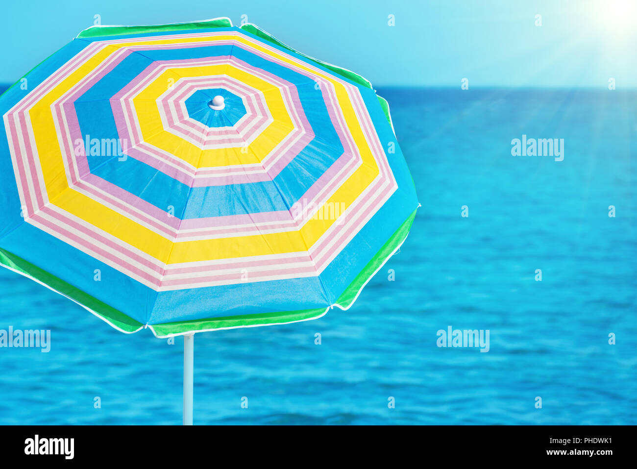 Umbrella tropical beach hi-res stock photography and images - Alamy