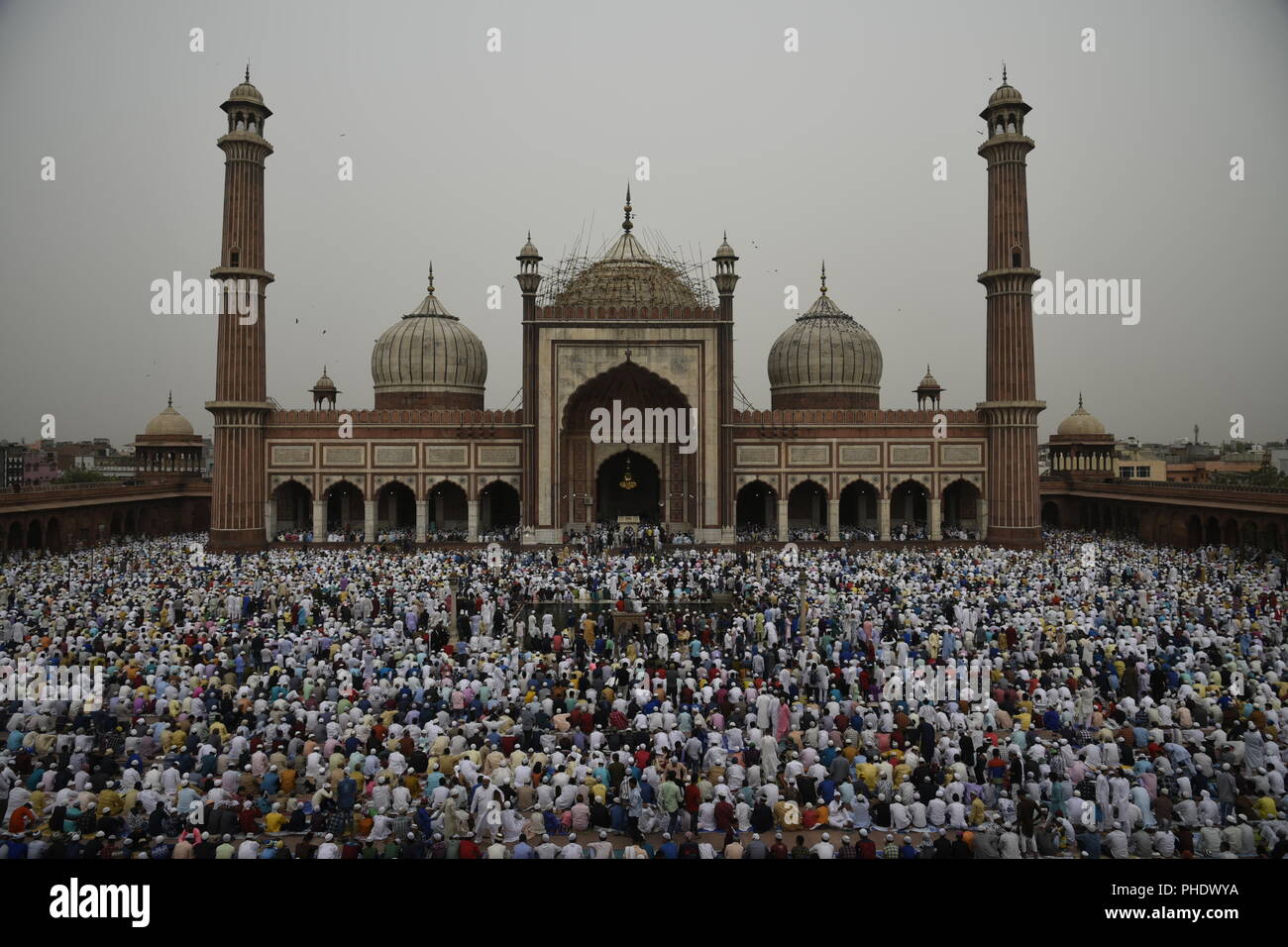 Red eid design hi-res stock photography and images - Alamy