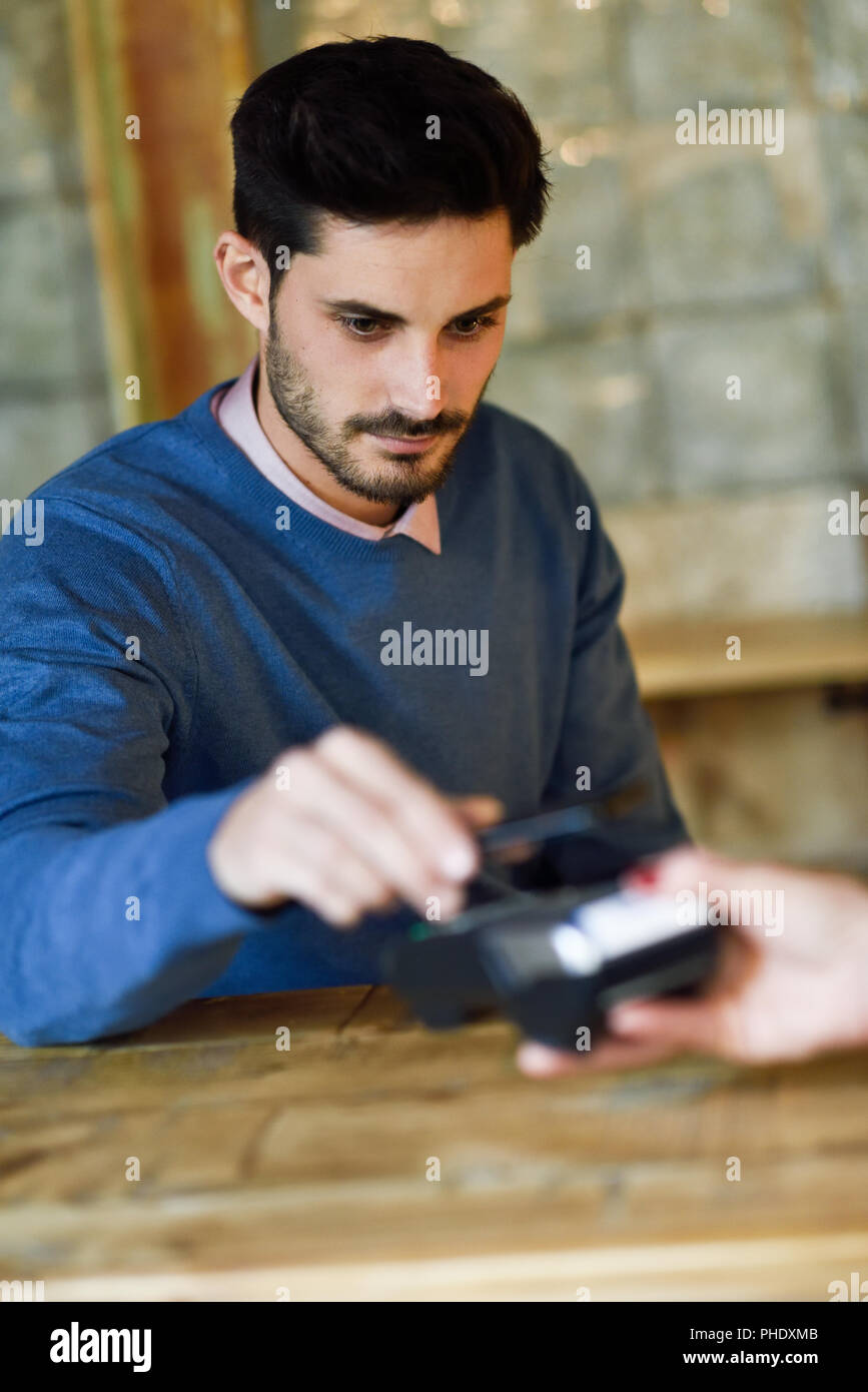 Payment nfc hi-res stock photography and images - Alamy