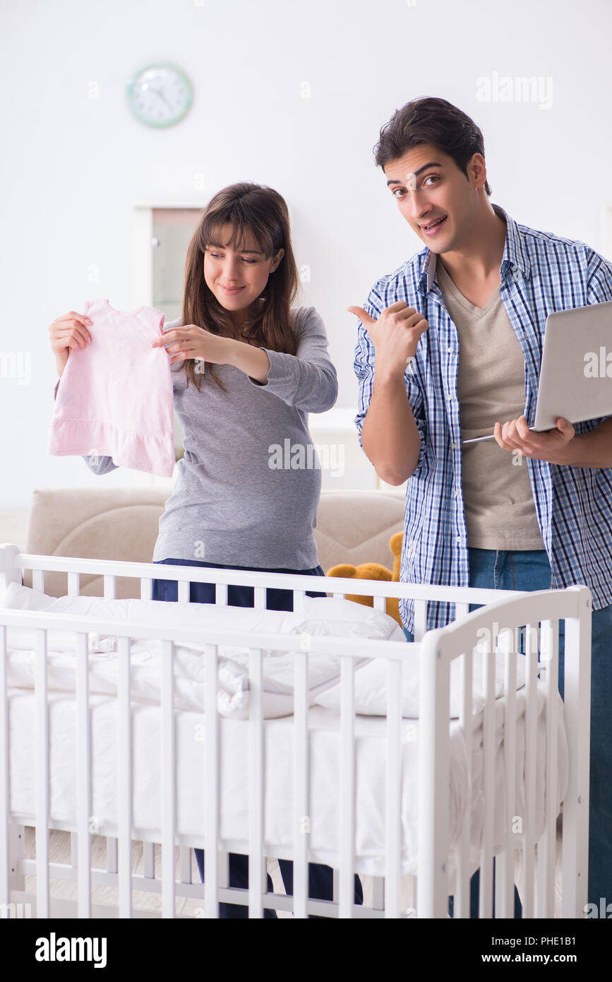 Young parents expecting their first baby Stock Photo - Alamy