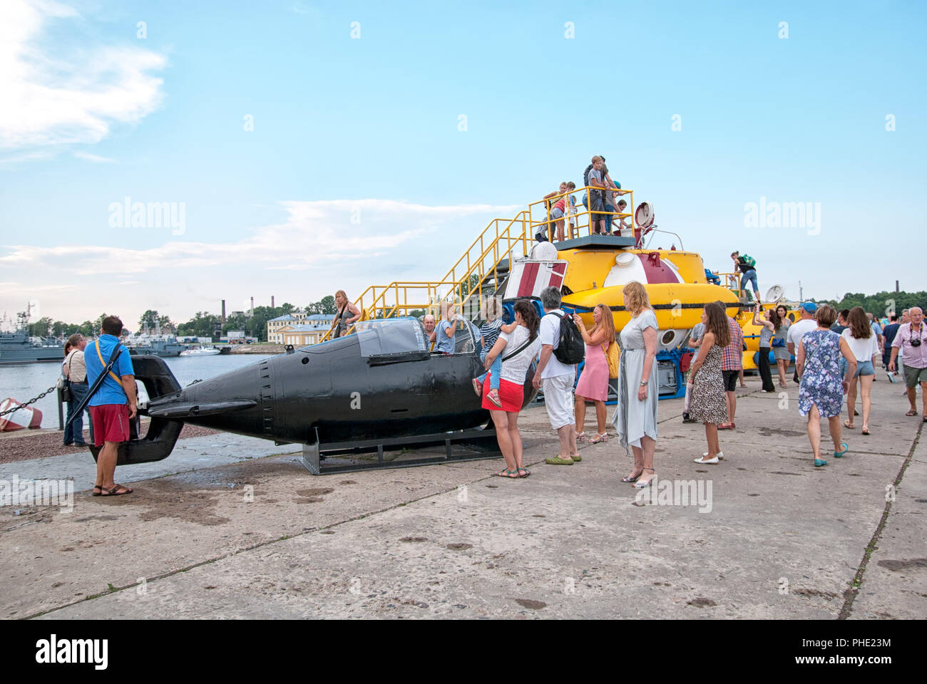 KRONSTADT, ST. PETERSBURG, RUSSIA — JULY 28, 2018: People near ...
