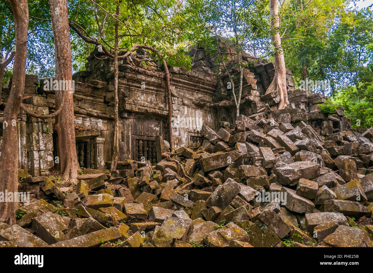 Bung mealea ruins hi-res stock photography and images - Alamy