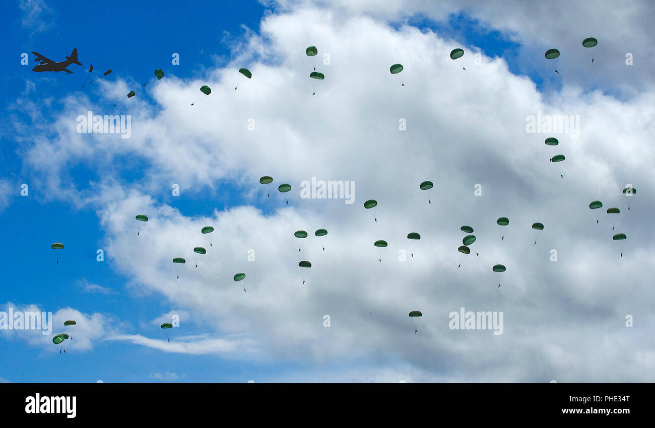 U s army paratroopers hi-res stock photography and images - Alamy