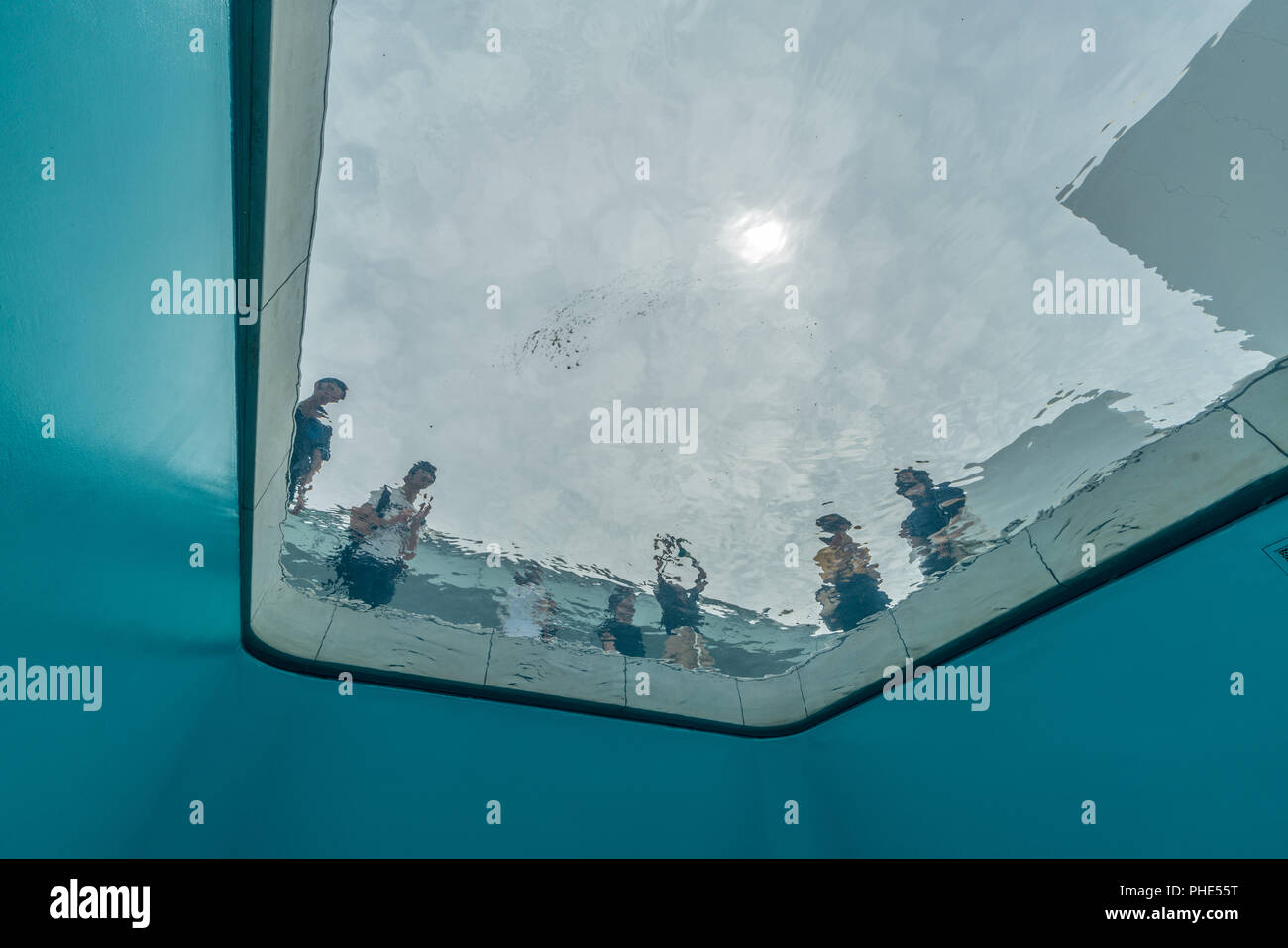 "The Swimming Pool" underwater. Optical illusion work of Leandro Erlich ...