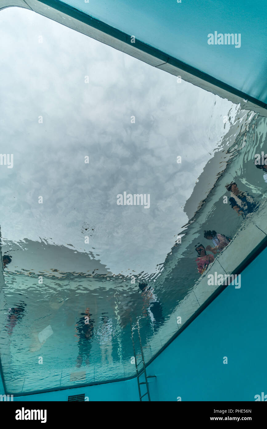 Pool Underwater Optical Illusion This Epic Optical Illusion Is Making