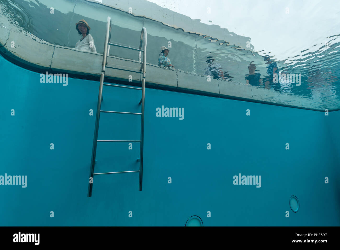 Pool Underwater Optical Illusion This Epic Optical Illusion Is Making