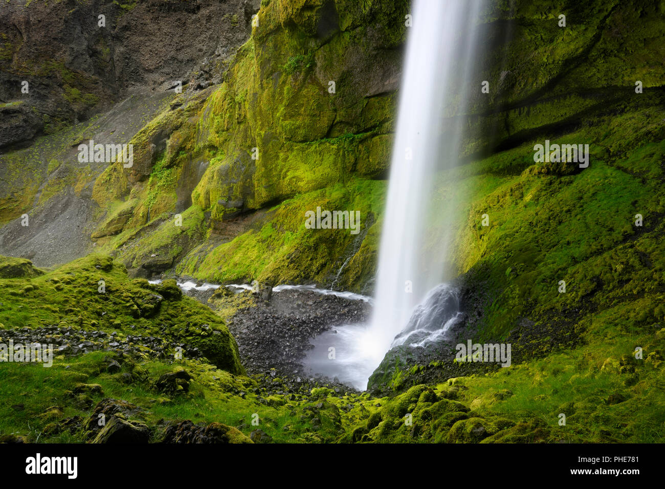Base of waterfalls hi-res stock photography and images - Alamy