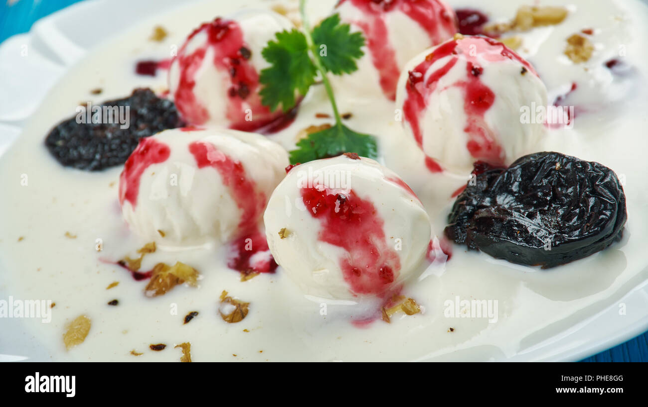 Dahi bhalla hi-res stock photography and images - Alamy