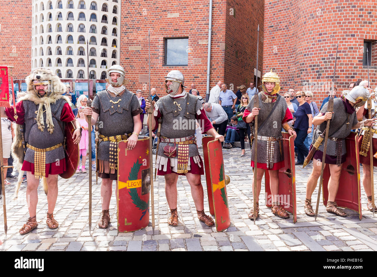 Roman army march hi-res stock photography and images - Alamy