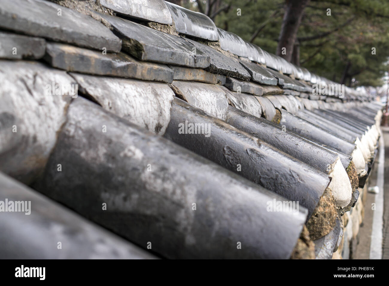 traditional korean roof tiles Stock Photo - Alamy