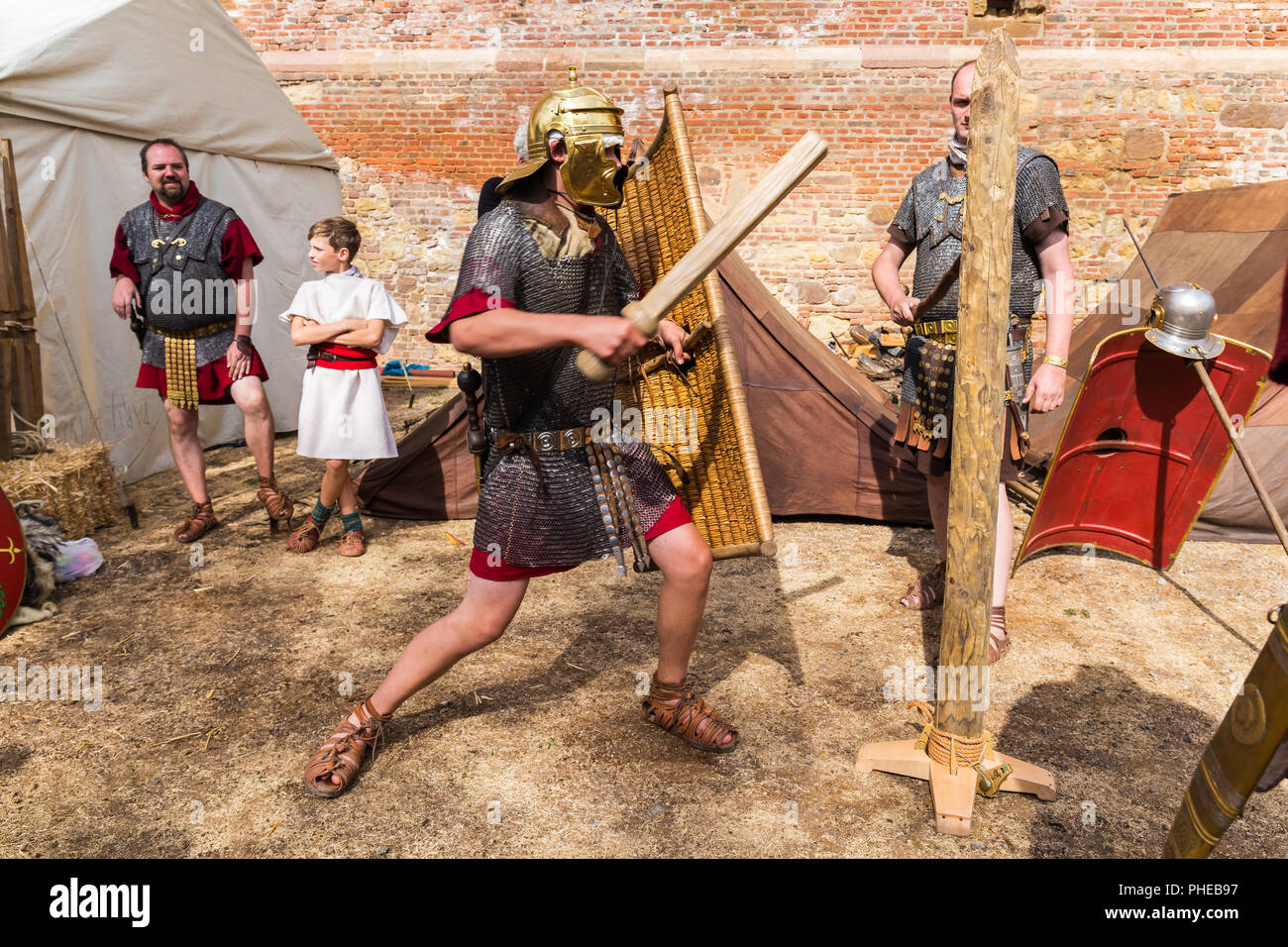 Armor of roman soldier hi-res stock photography and images - Alamy