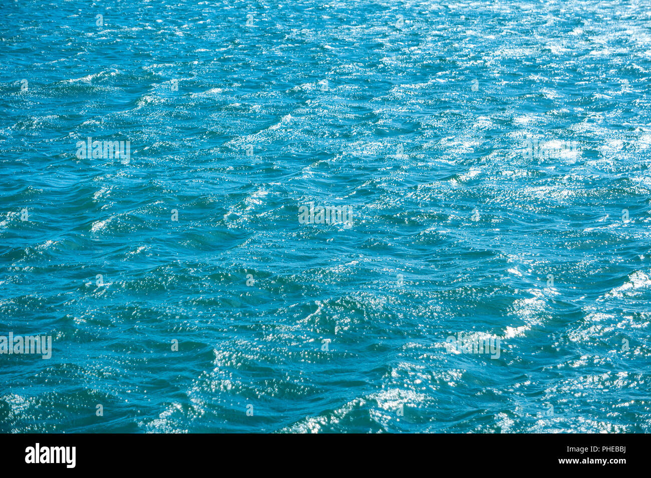 Background deep blue sea hi-res stock photography and images - Alamy