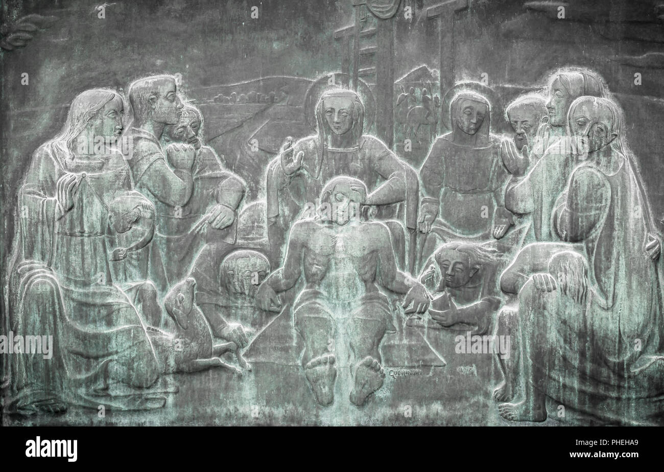 Statue of the lamentation of christ hi-res stock photography and images ...