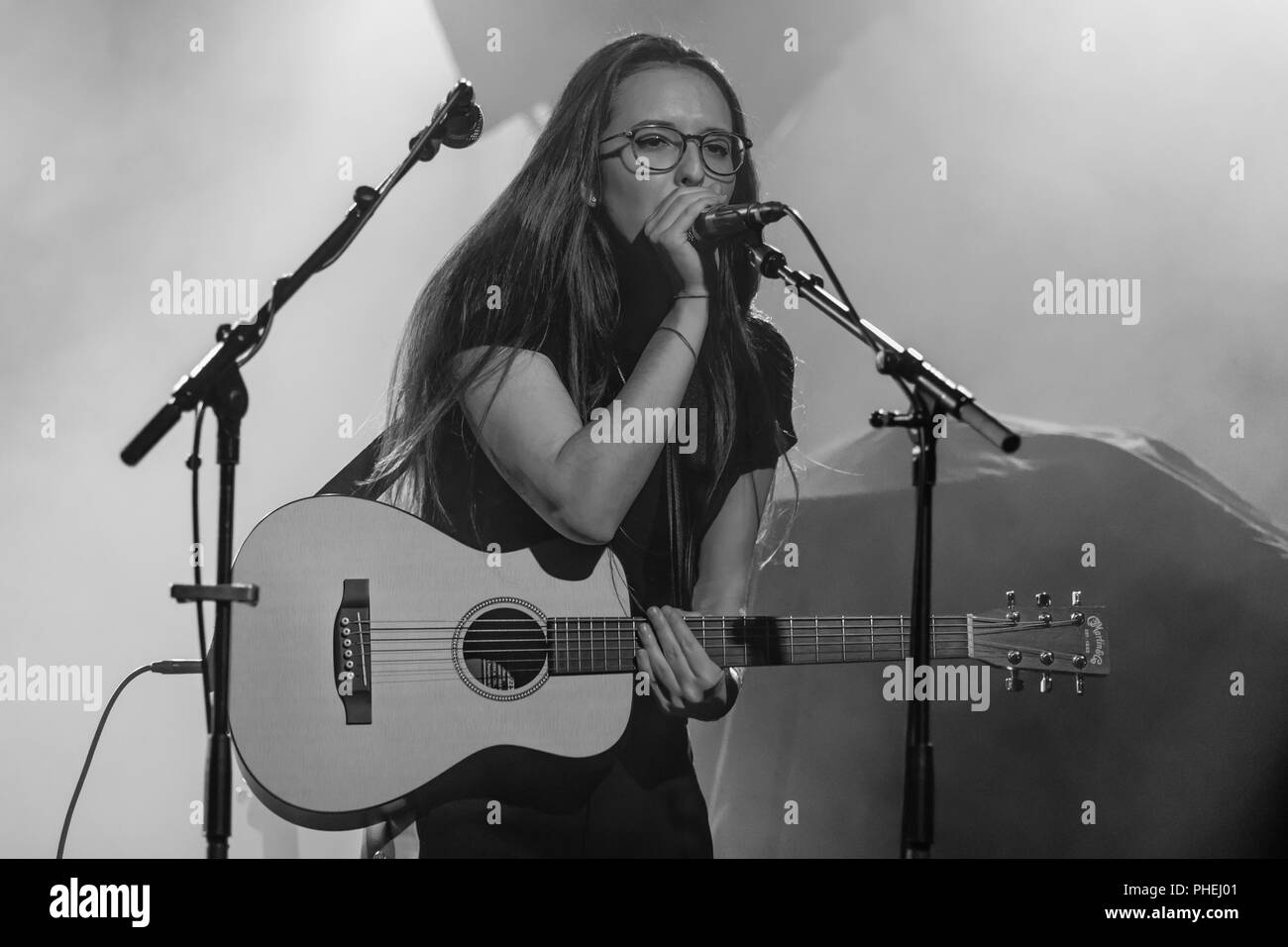 Veronica fusaro singer hi-res stock photography and images - Alamy