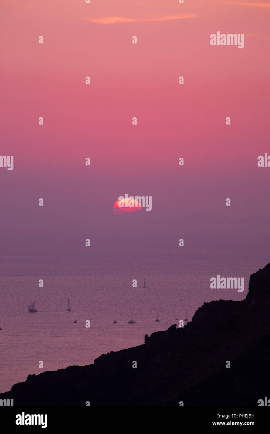 Big sun setting hi-res stock photography and images - Alamy