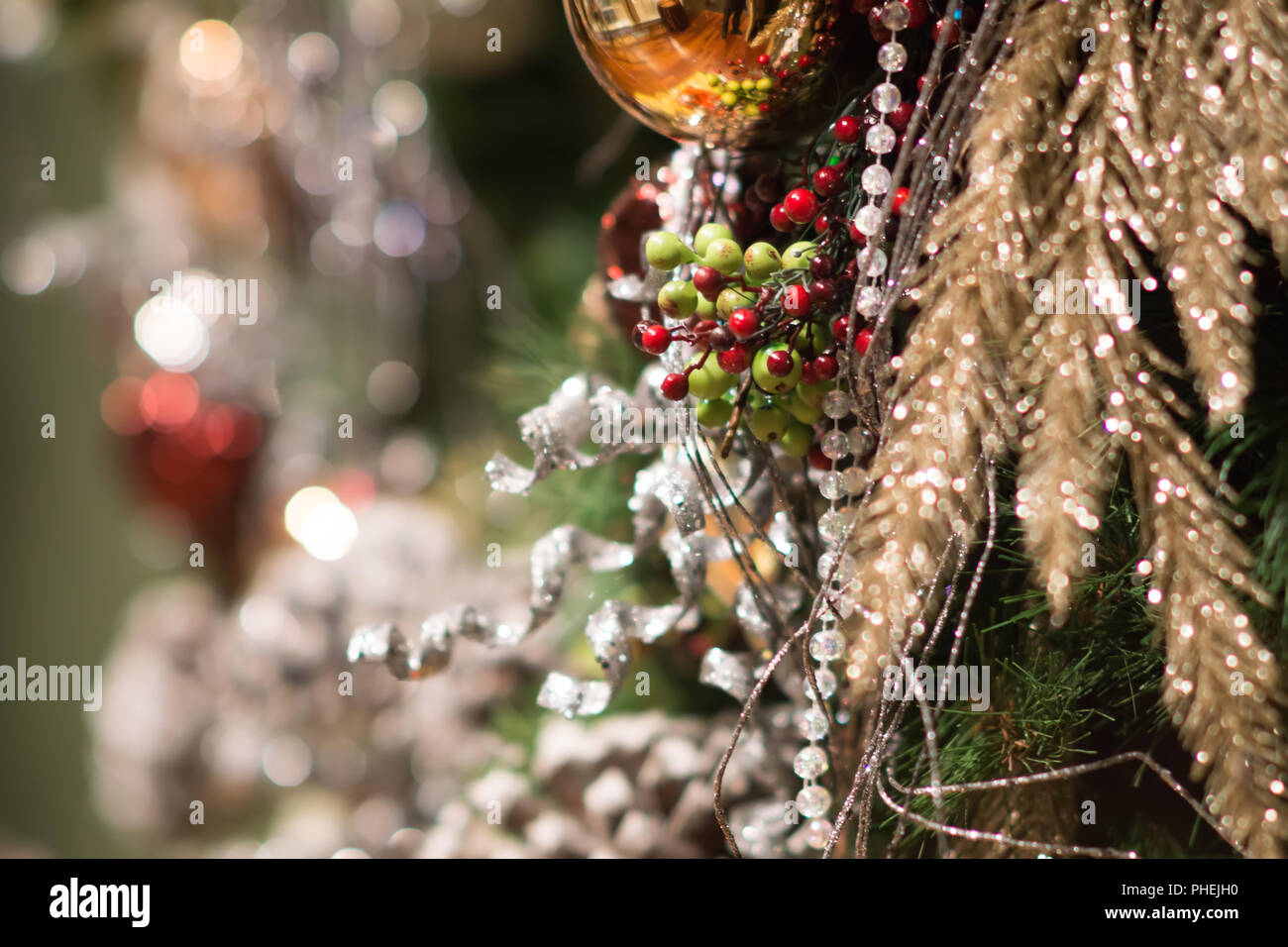 christmas season decorations and lights at gardens Stock Photo - Alamy