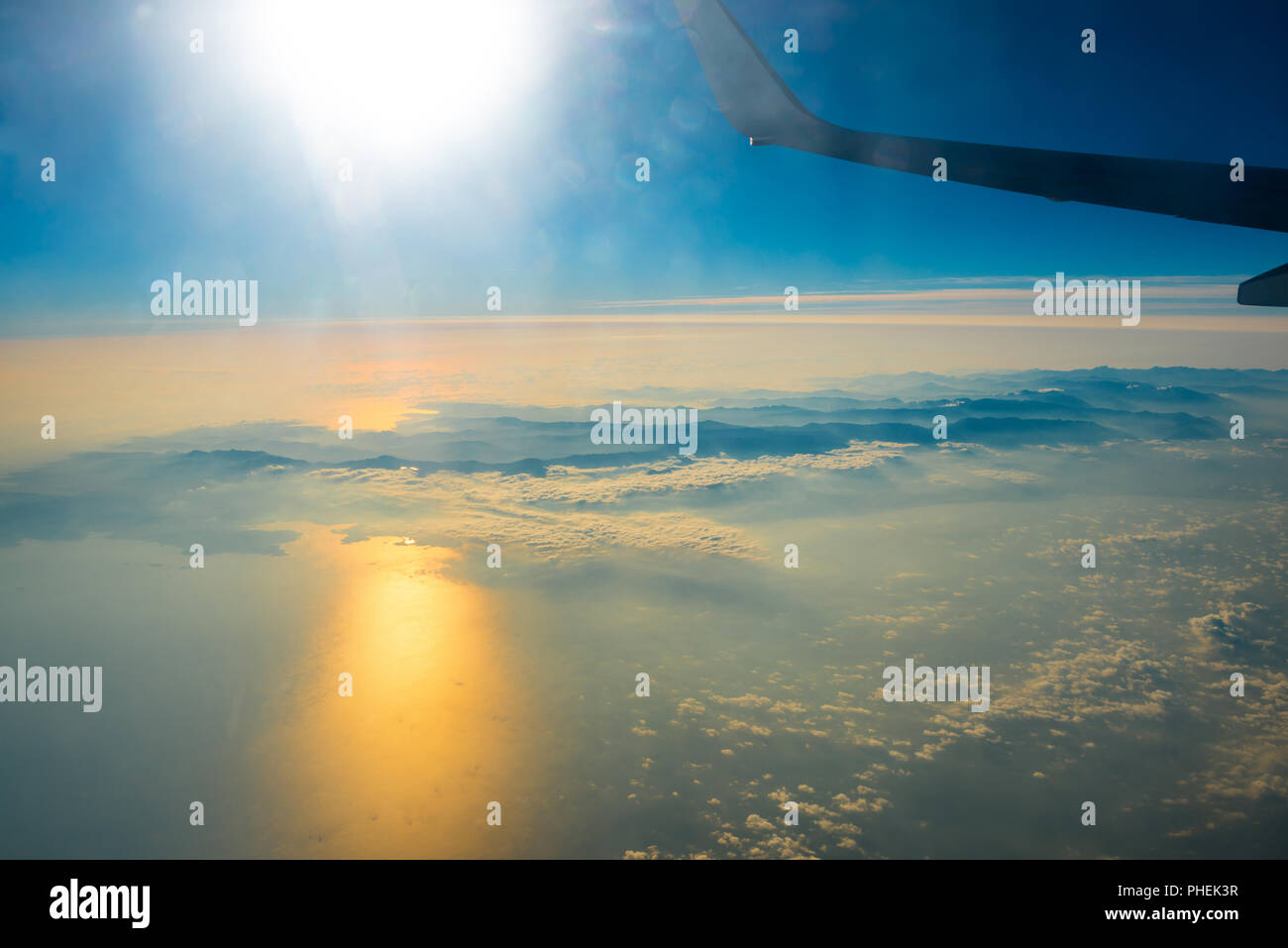 View from plane wing hi-res stock photography and images - Alamy