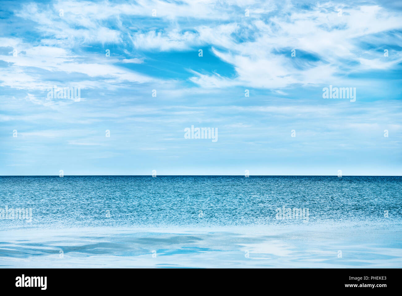 Clear blue sea tropical hi-res stock photography and images - Alamy
