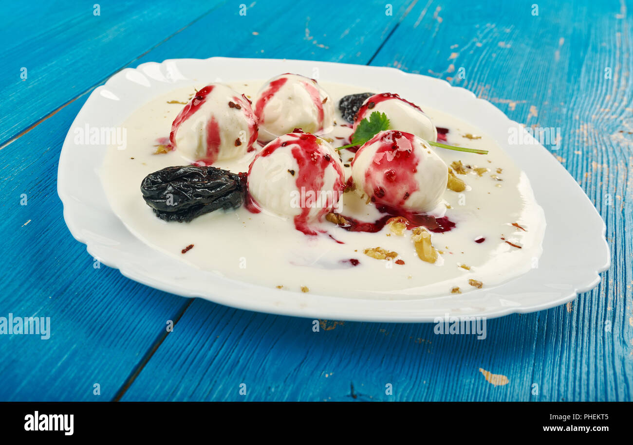 Dahi bhalla hi-res stock photography and images - Alamy