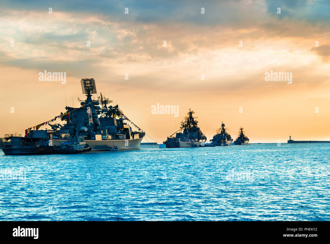 Navy ships in sunset hi-res stock photography and images - Alamy