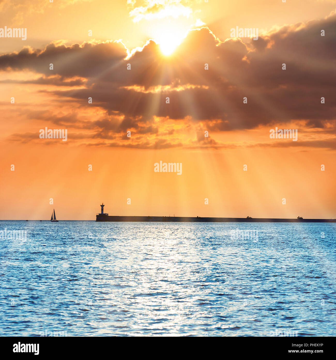 Beautiful sunset at the sea hi-res stock photography and images - Alamy