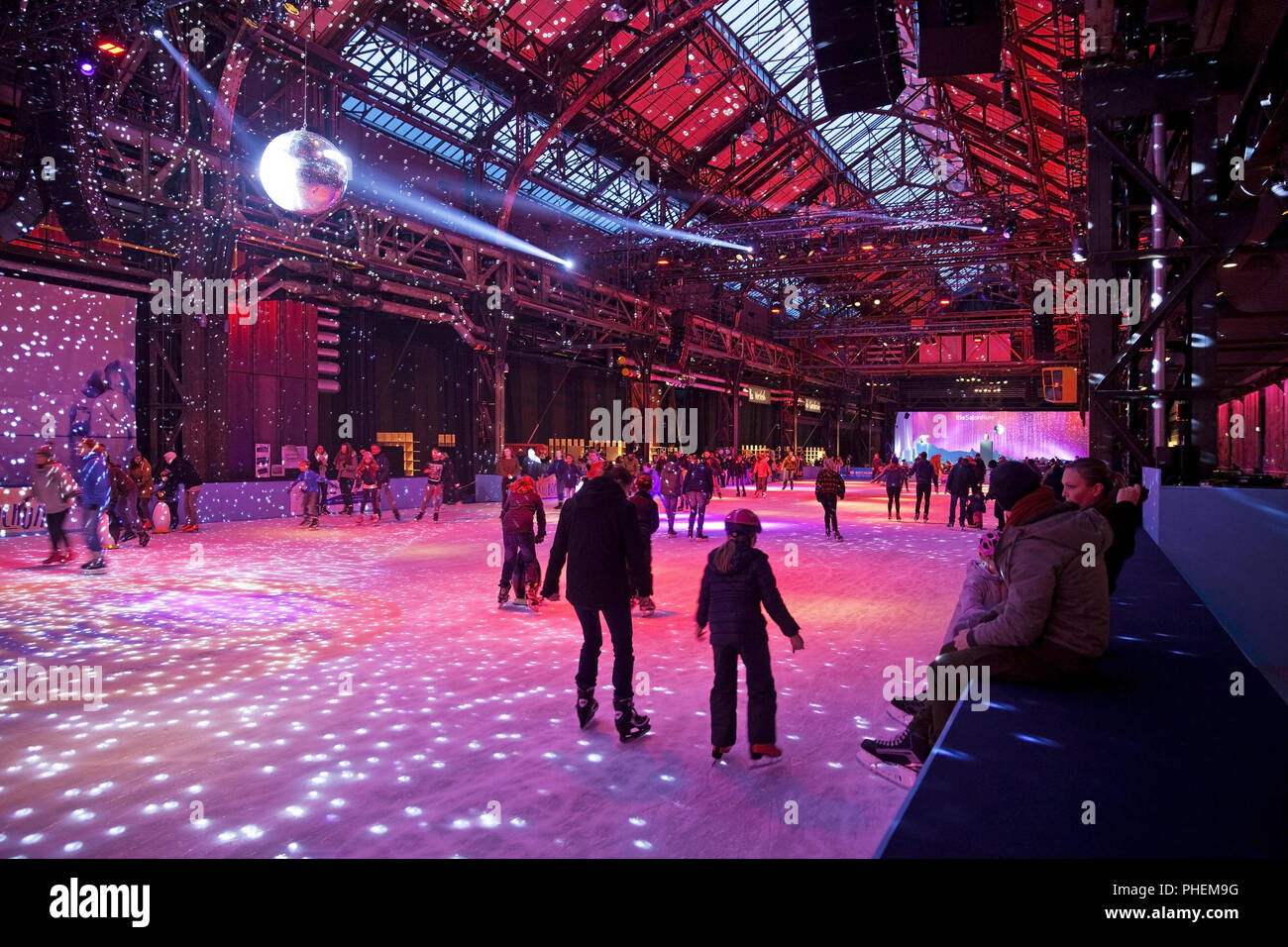 Eisdisco hi-res stock photography and images - Alamy