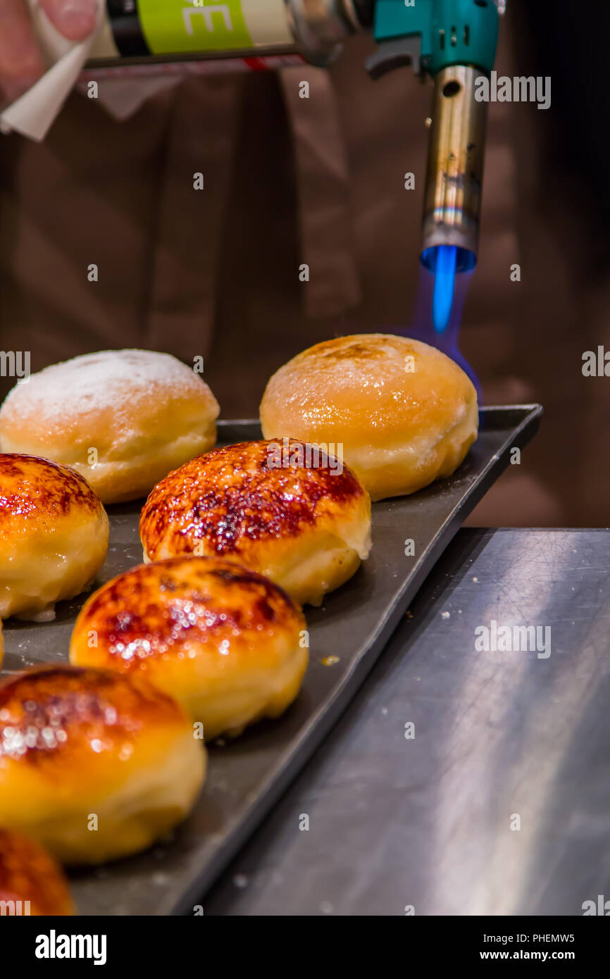 Pastry Chef at work Stock Photo - Alamy