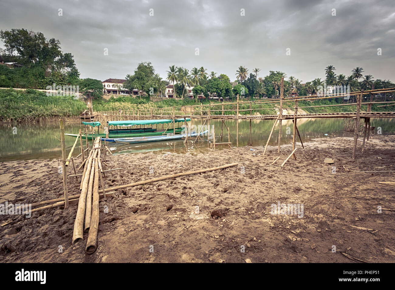 Beautiful landscape with bridge hi-res stock photography and images - Alamy