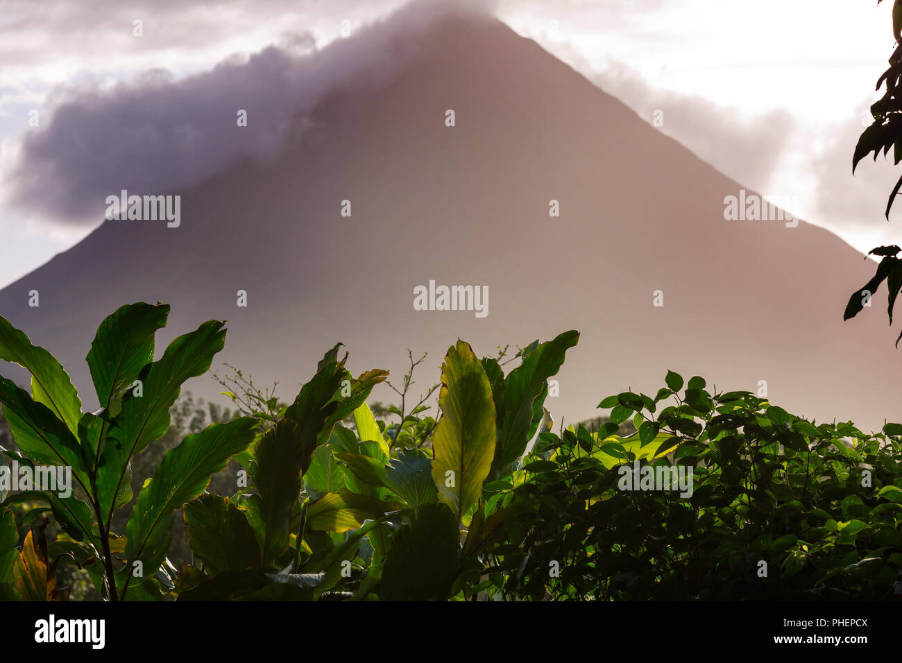 Arenal volcano hi-res stock photography and images - Alamy