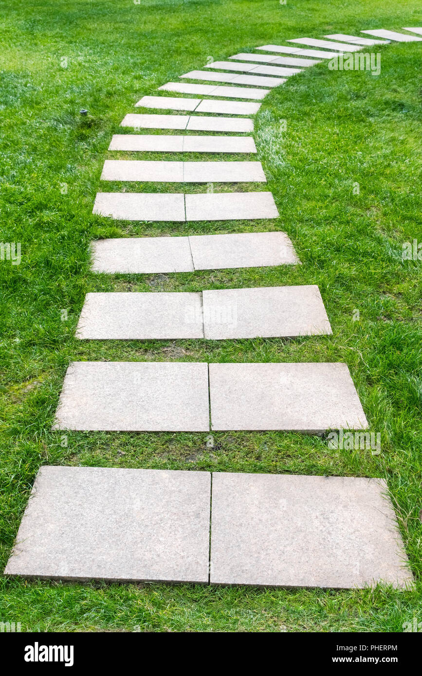 Stepping stone garden path hi-res stock photography and images - Alamy