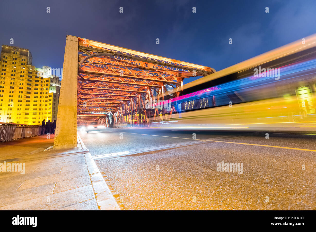 shanghai garden bridge night view Stock Photo - Alamy