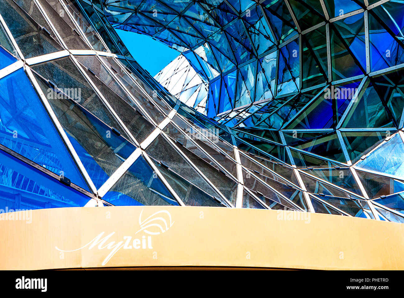 Spectacular roof of the MyZeil Shopping Mall in Frankfurt, Germany ...
