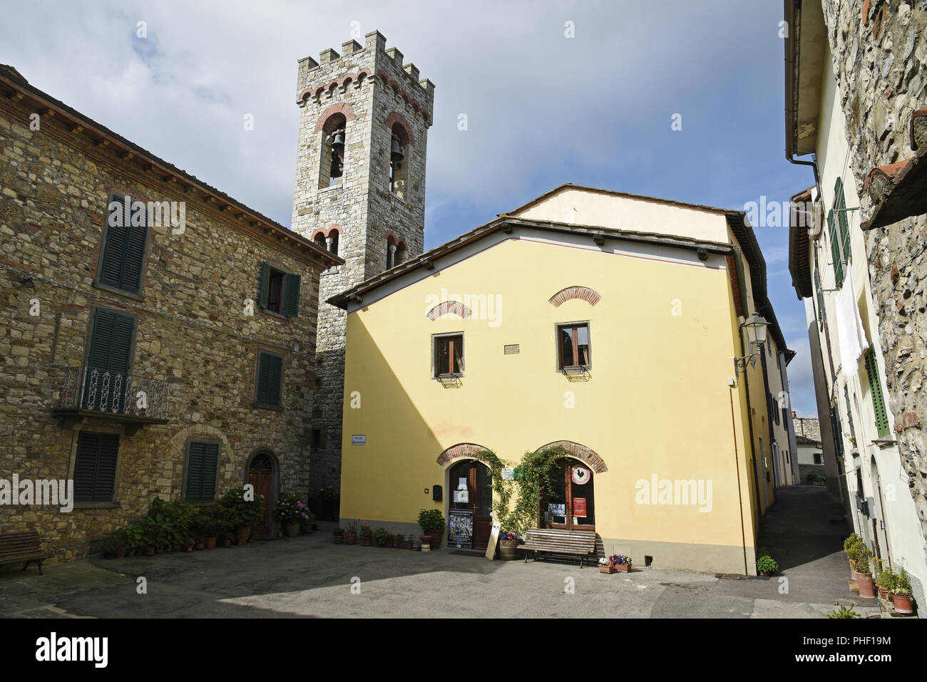 Houses tourist information centre hi-res stock photography and images ...