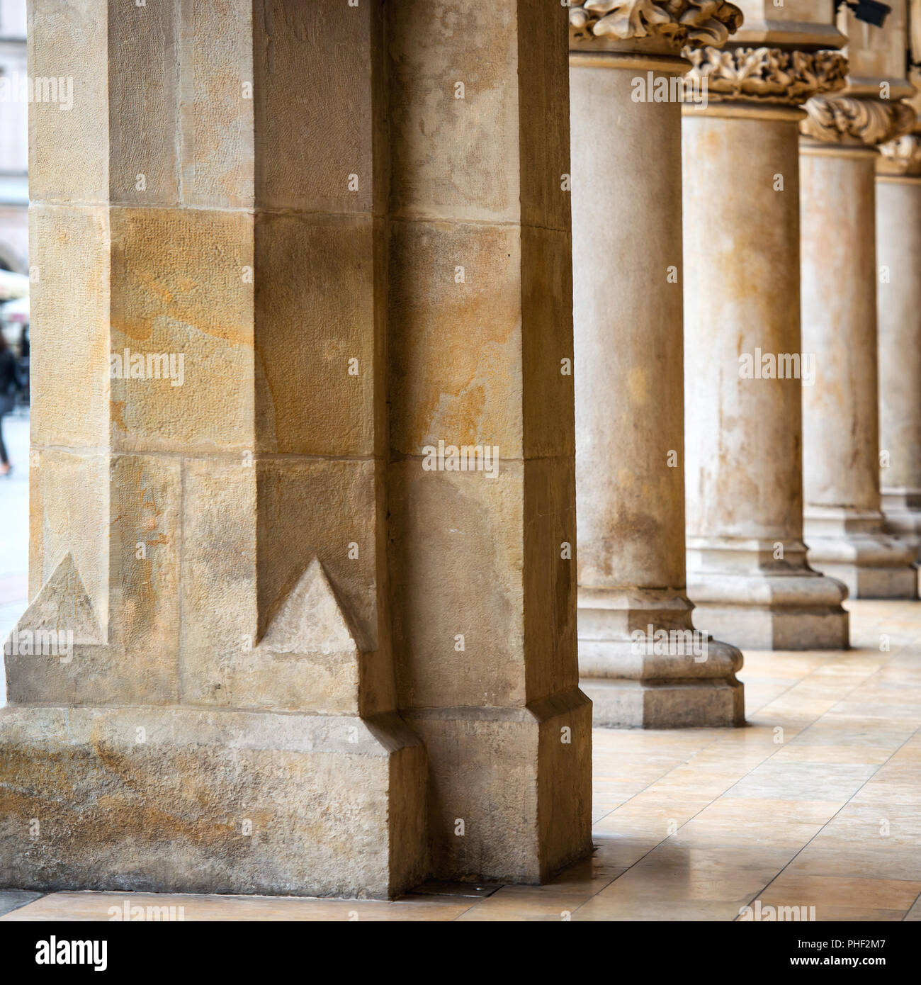 Gothic columns hi-res stock photography and images - Alamy