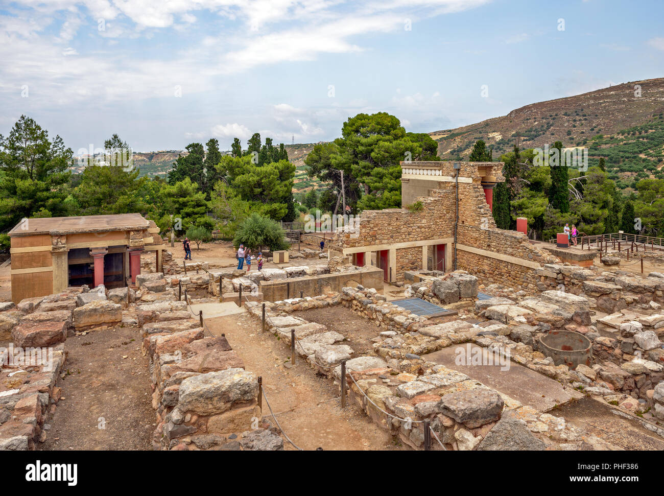 Knossos archaeological minoan ruins on hi-res stock photography and ...