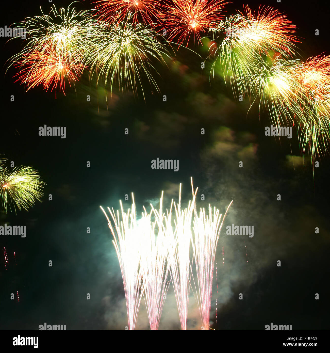 Colorful exploding fireworks hi-res stock photography and images - Alamy