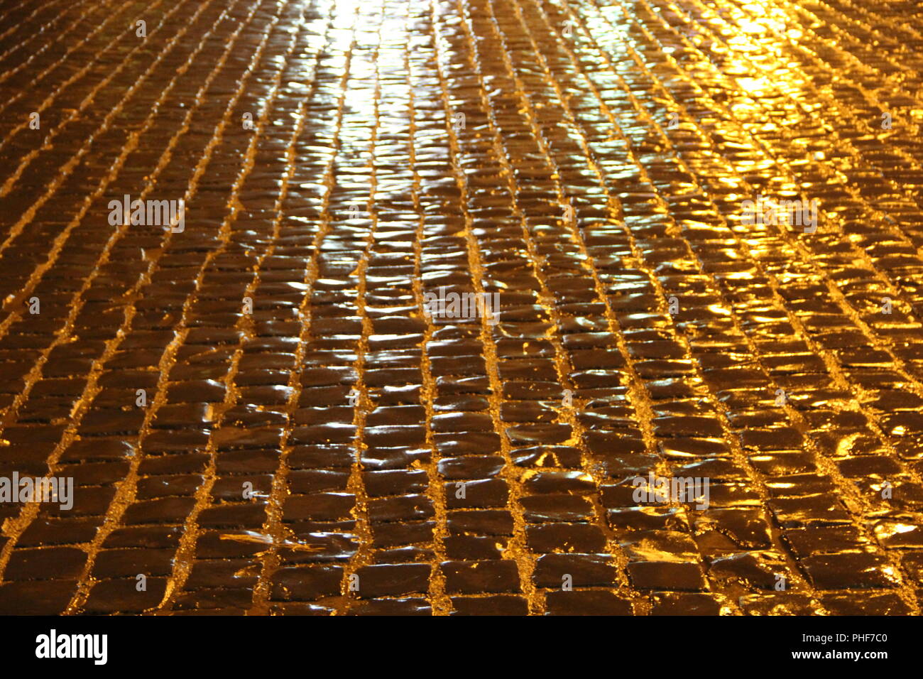 Cobblestone bridge hi-res stock photography and images - Alamy