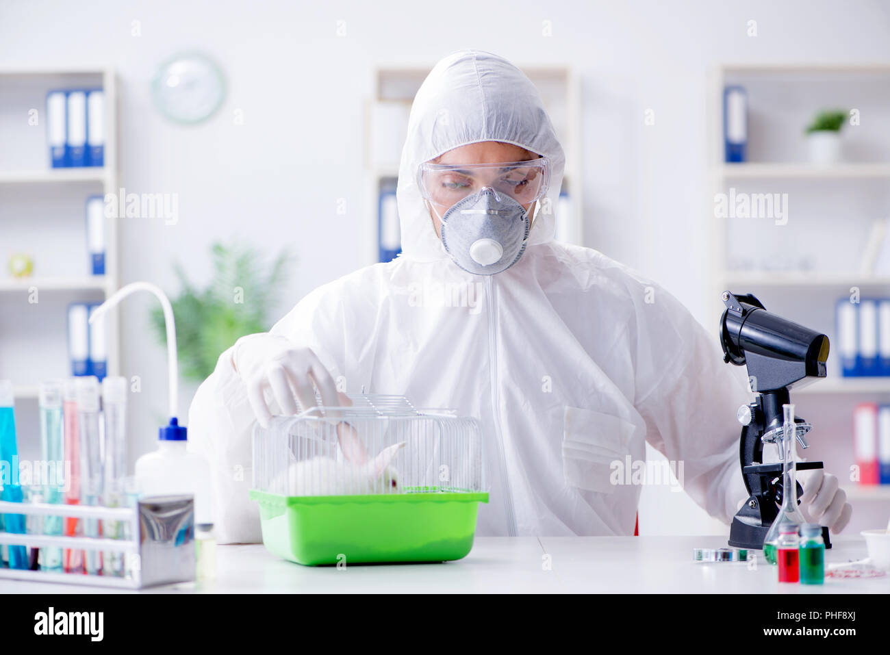 Lab animal in cage hi-res stock photography and images - Alamy