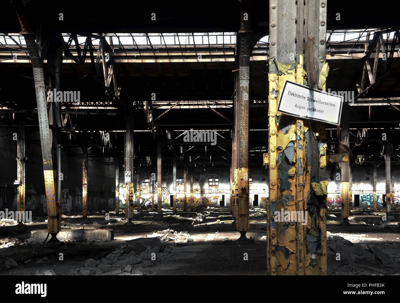 Factory hall of a disused factory in Magdeburg Stock Photo - Alamy